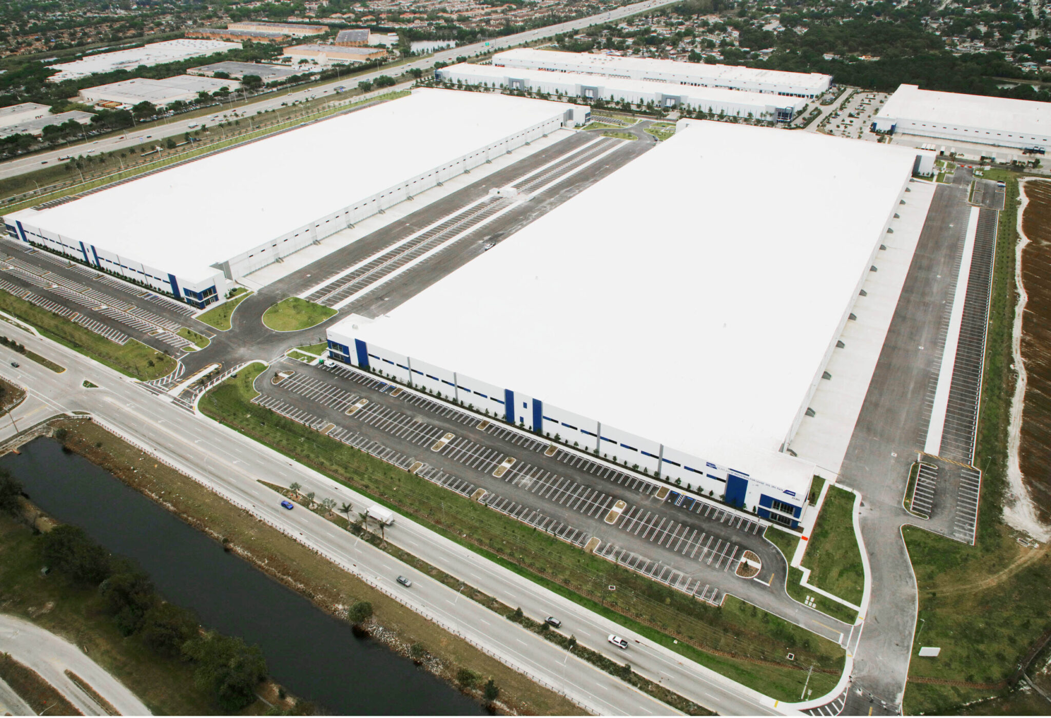 Bridge Point Commerce Center West – Hernandez Construction & Development