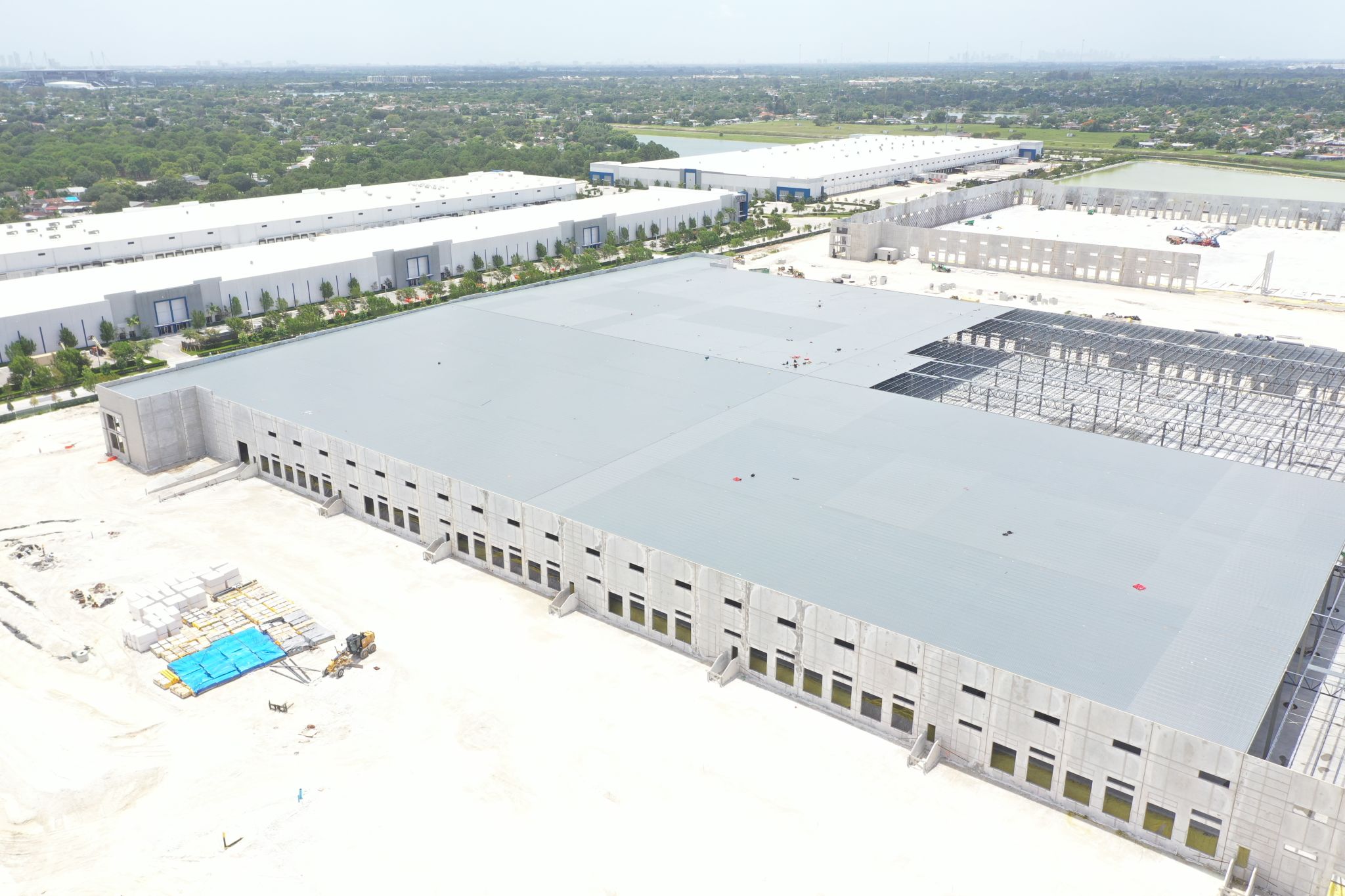 Bridge Point Commerce Center West – Hernandez Construction & Development